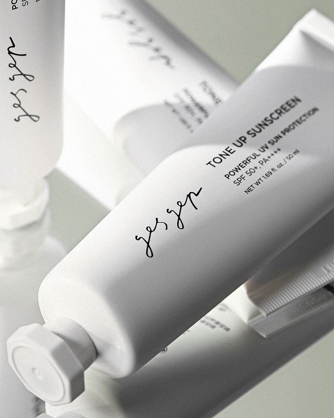 Kem chống nắng từ quả tầm xuân giúp bạn lưu giữ sắc xuân - Gesgep